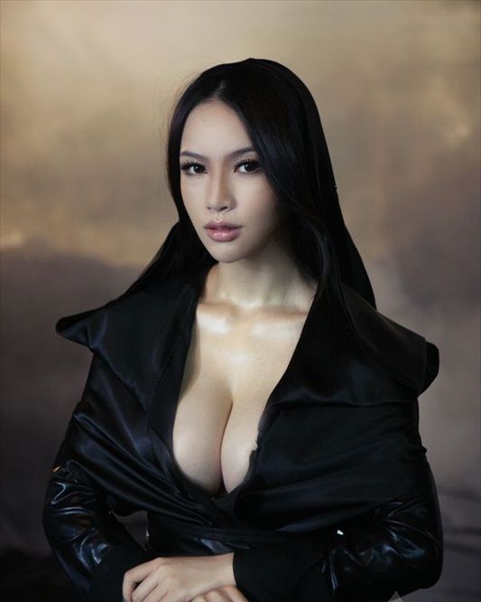 Angelina Pan Shuang Shuang 潘霜霜 asian women