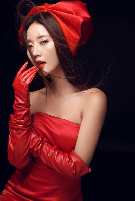 Zhao Yu Fei 赵雨菲 is a young and beautiful Chinese model from Chengdu