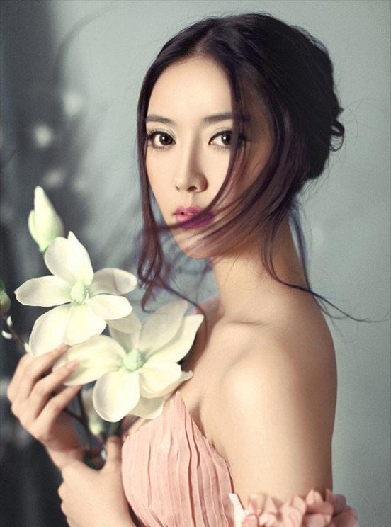 Zhao Yu Fei 赵雨菲 is a young and beautiful Chinese model from Chengdu